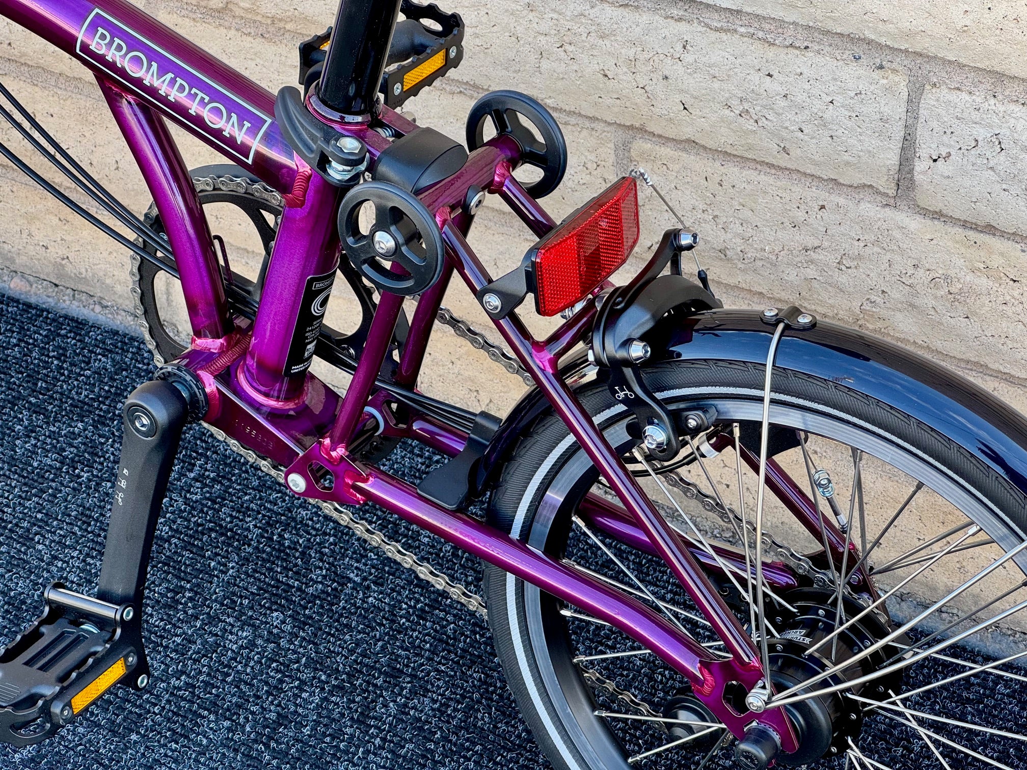 Brompton C-Line 12-Speed High-HB Amethyst Lacquer Brompton C-Line 12-Speed High-HB Amethyst Lacquer