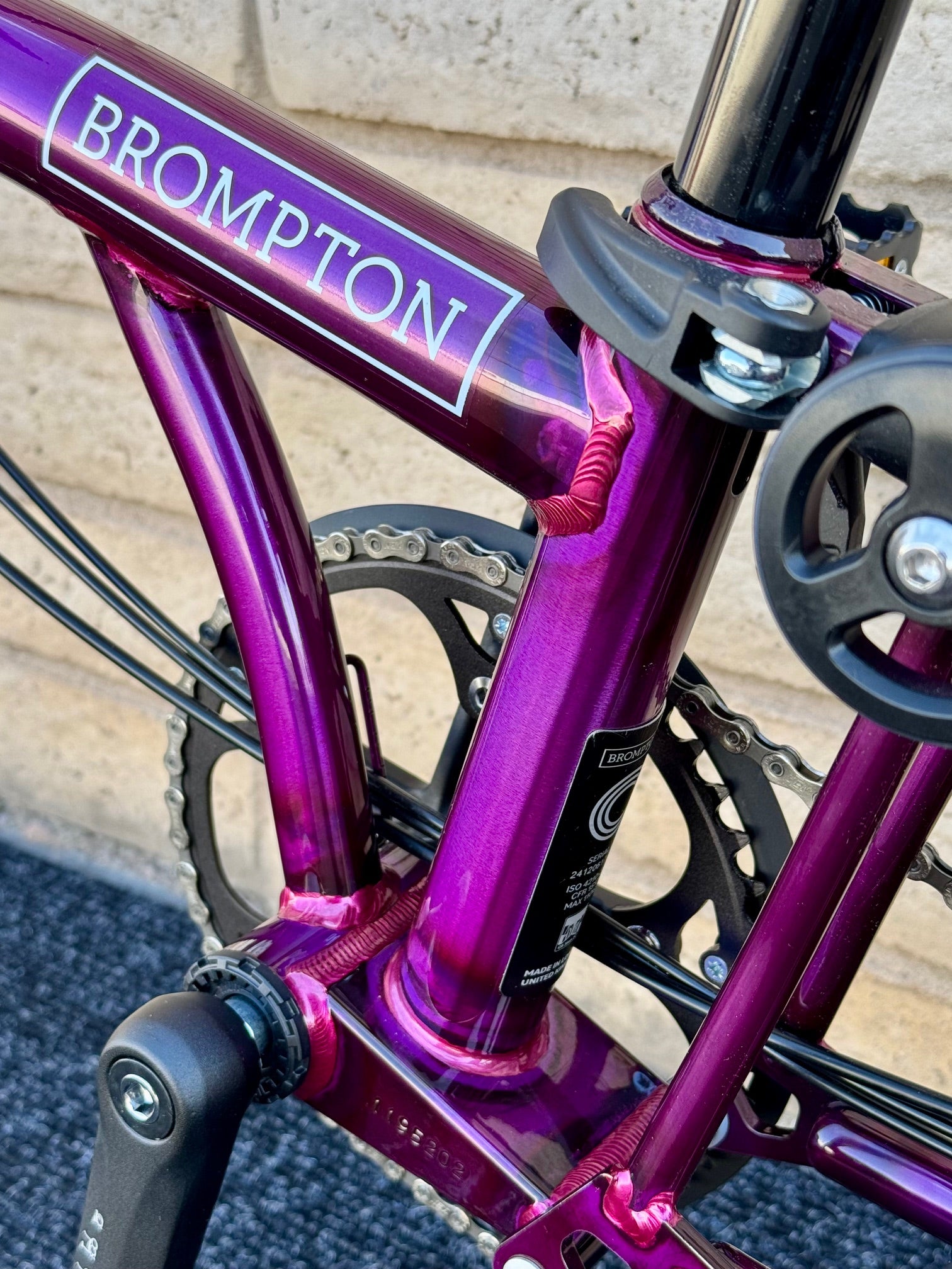 Brompton C-Line 12-Speed High-HB Amethyst Lacquer Brompton C-Line 12-Speed High-HB Amethyst Lacquer